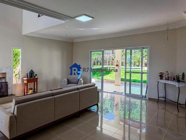 415m² | 4 dorms 2 suítes | piscina | Condomínio Parque das Artes