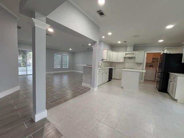 4165 3rd Ct, Atlantis, FL 33462