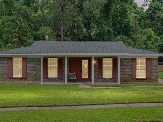 4166 Benson Dr, Mobile, AL 36618