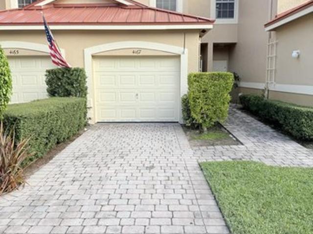 4167 Crystal Lake Dr, Deerfield Beach, FL 33064