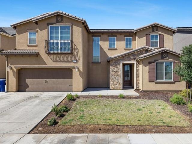 4167 Poe Ave, Clovis, CA 93619