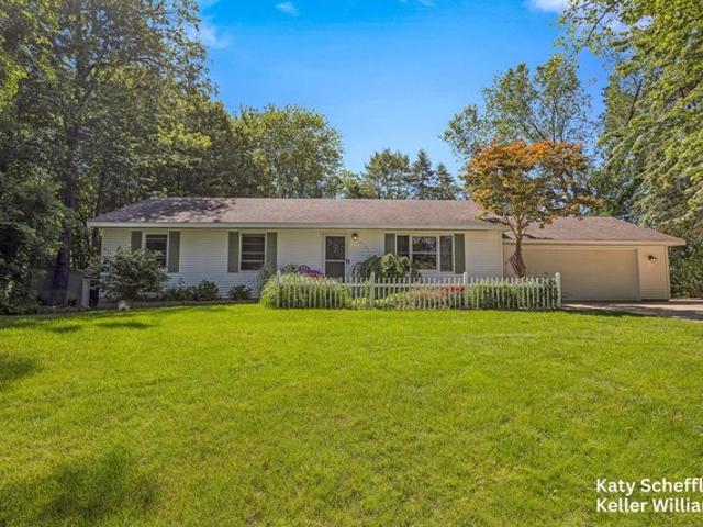 4167 Ponderosa Dr, Dorr, MI 49323