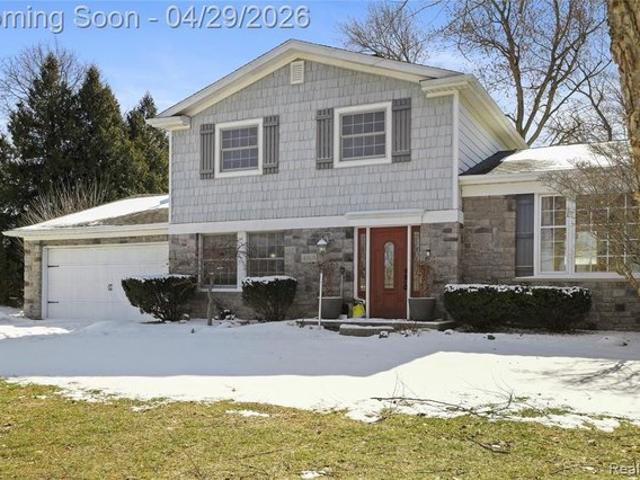 4168 McCandlish Rd, Grand Blanc, MI 48439