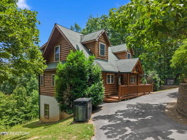 4160 Chamberlain Lane