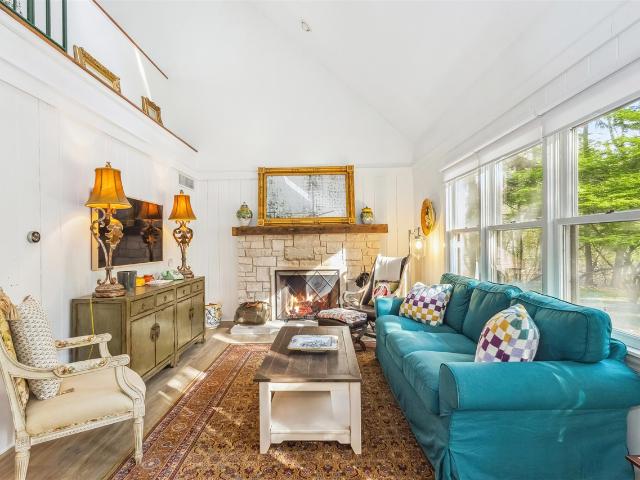 4160 Comanche Trail