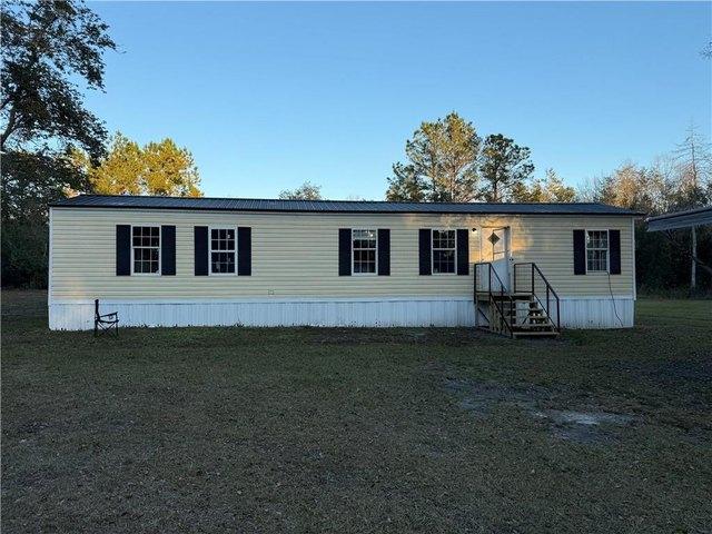4160 Deerwood Ln, Blackshear, GA 31516
