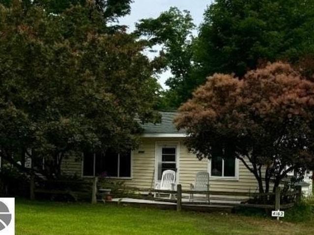4162 Chrystal St, Interlochen, MI 49643