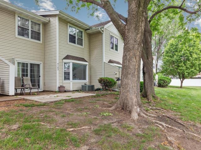 4163 Maureen Drive NE