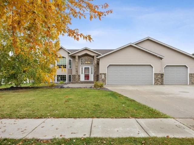 4163 54th St S, Fargo, ND 58104