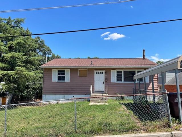 416 Clovis Ave, Capitol Heights, MD 20743