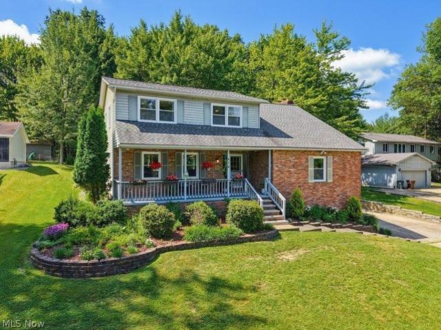 416 Apple Hill Dr, Sagamore Hills, OH 44067