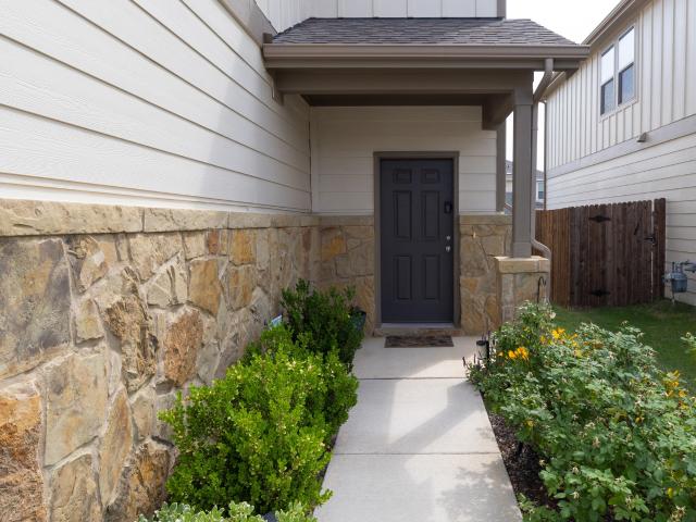 416 Bella Luna Way, Liberty Hill, TX 78642 | MLS #6400 | Compass