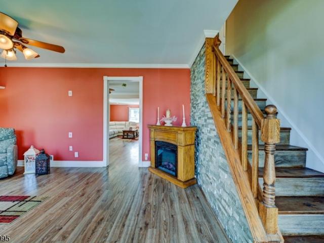 416 Giles Ave