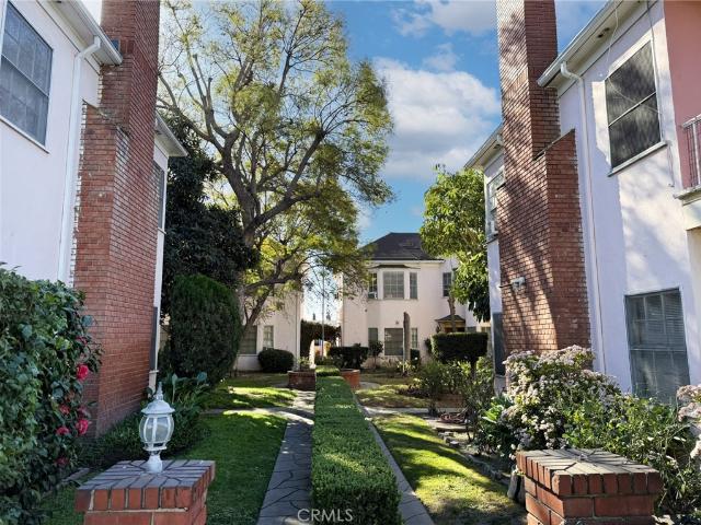 416 E Windsor Road