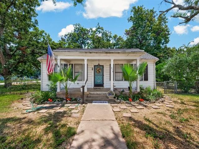 416 E Caney St, Wharton, TX 77488