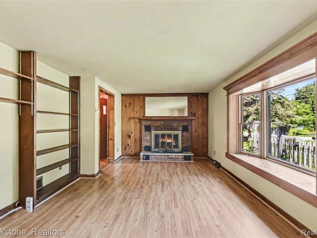 416 E Maple Street