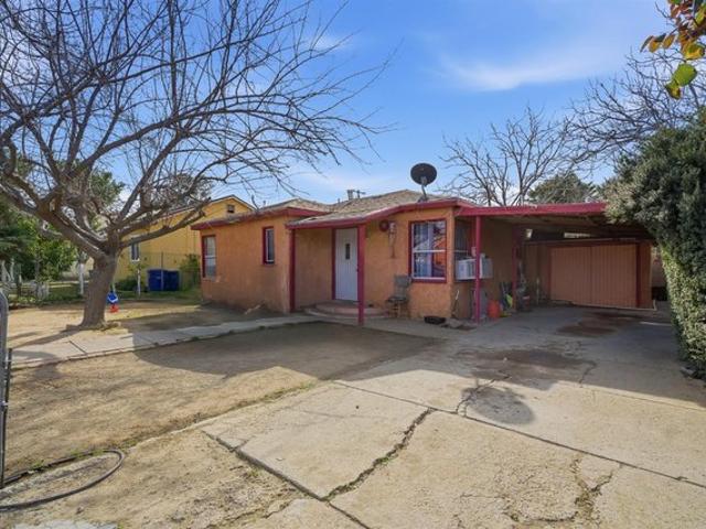 416 E Mariposa St, Avenal, CA 93204