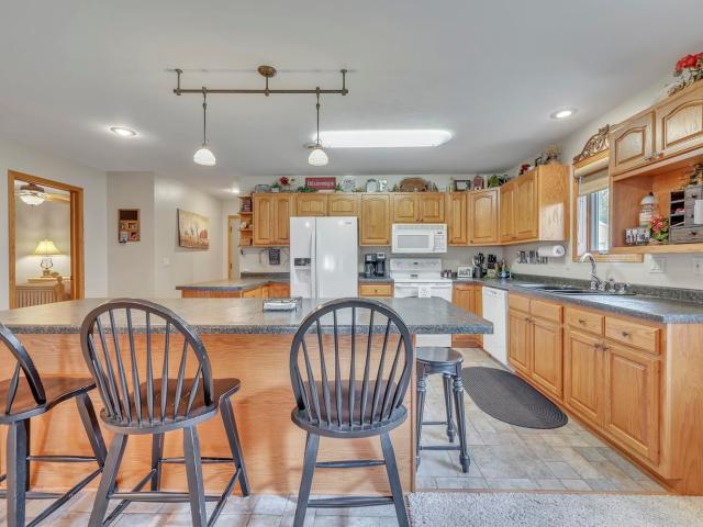 416 Emerald Dr