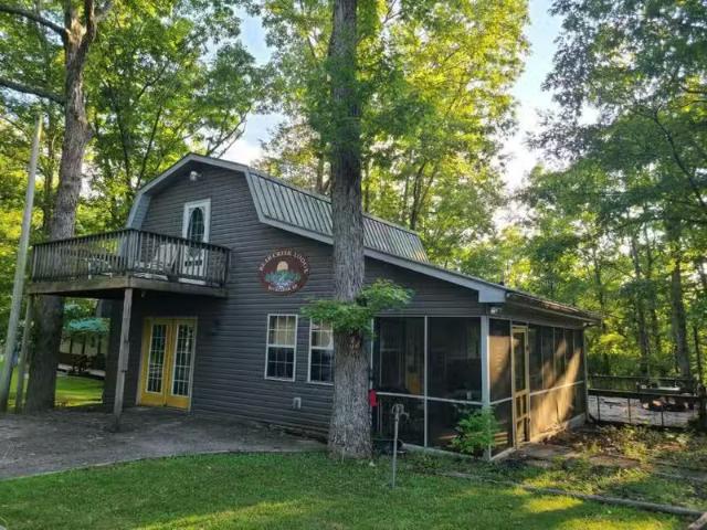 416 KELLY PLACE RD, SOMERSET, KY 42501 Single Family Residence.