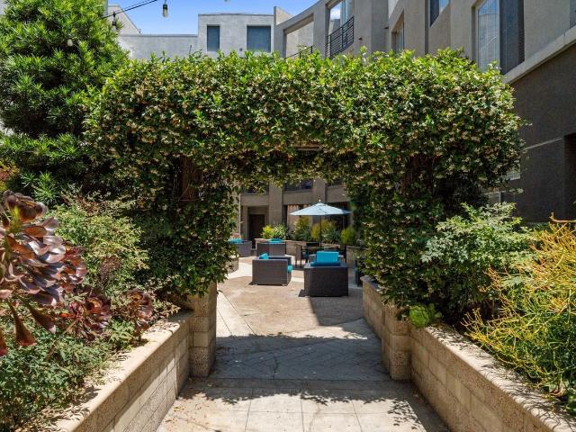 416 on Broadway 2 Bedroom Apartment for Rent at 416 E Broadway, Glendale, CA 91205 City Center