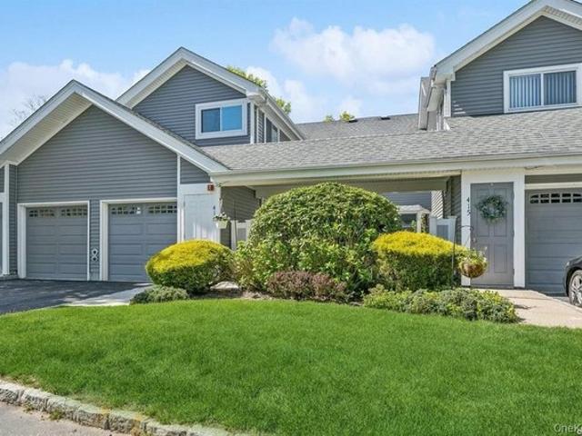416 Lindsay Ln, Moriches, NY 11955