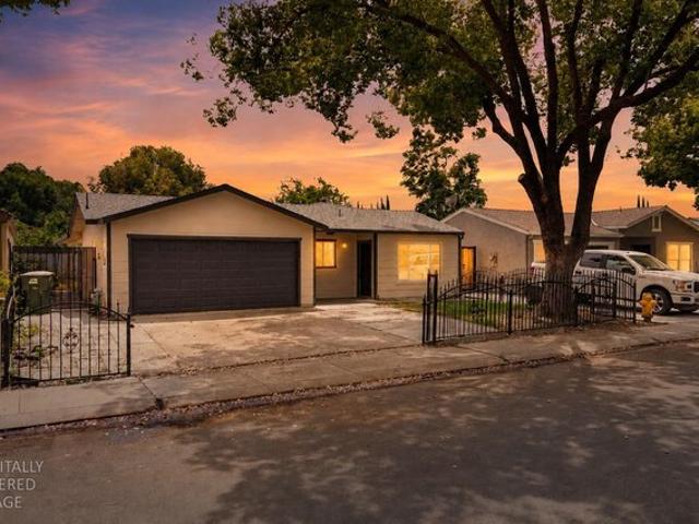 416 Mount Hood Ct, Modesto, CA 95358
