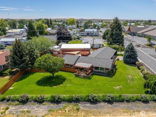 416 N 4th St, Coulee City, WA 99115