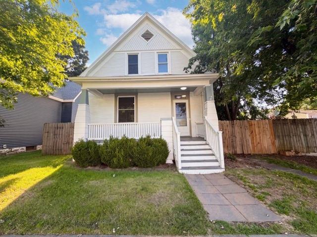 416 N 4th St, Saint Charles, MO 63301
