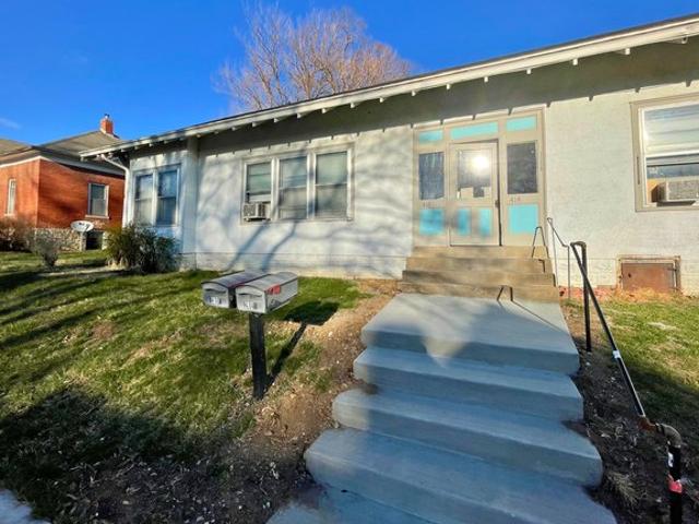 416 N 7th St, Atchison, KS 66002
