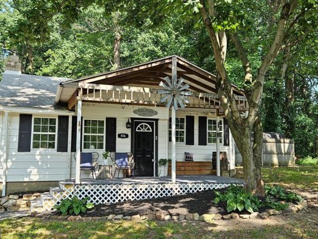 416 N Octorara Trl, Parkesburg, PA 19365