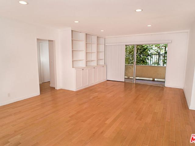 416 N Oakhurst Drive 103