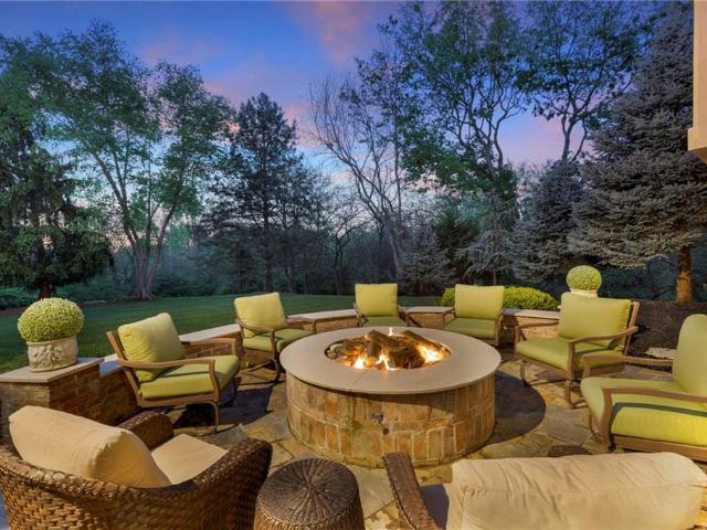 416 NE Bitter Creek Rd, Lee's Summit, MO 64086 | MLS #2581 | Compass