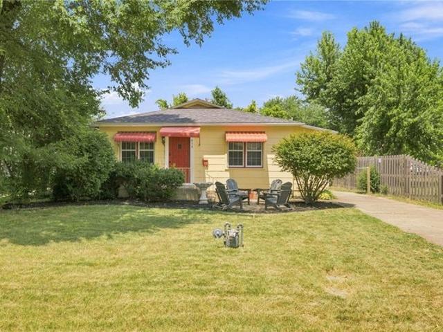 416 NW 7th St, Bentonville, AR 72712