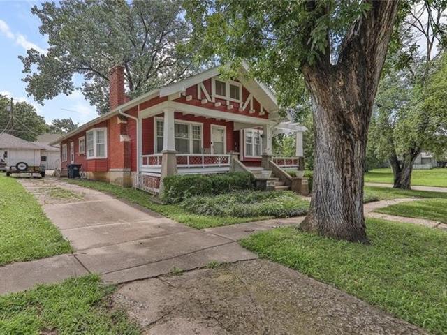 416 S 6th St, Independence, KS 67301