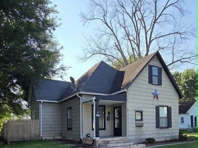 416 S Collier St, Centralia, MO 65240
