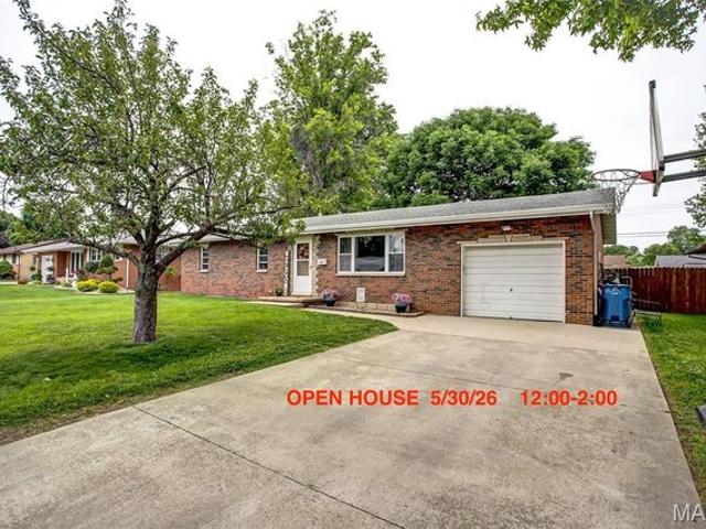 416 Sanders St, Bethalto, IL 62010