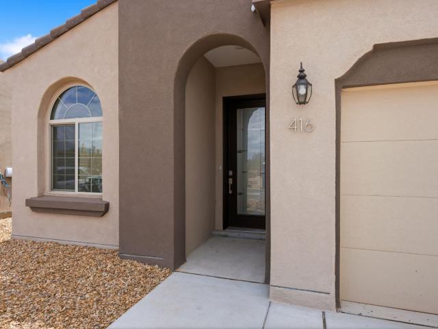 416 Spanish Walk Pl NW