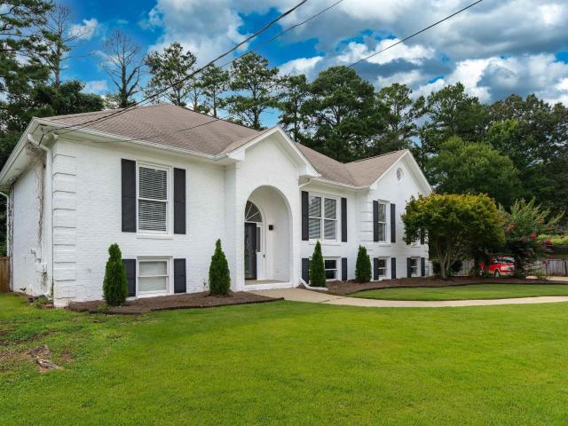 416 Still Oaks Circle