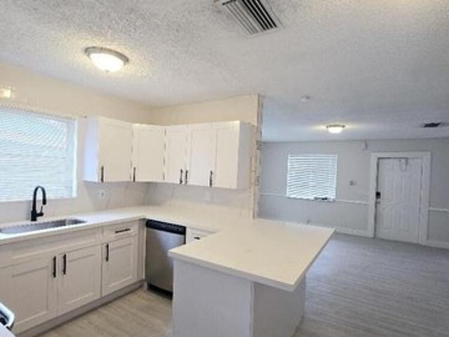 416 SW 7th Ct, Boynton Beach, FL 33435
