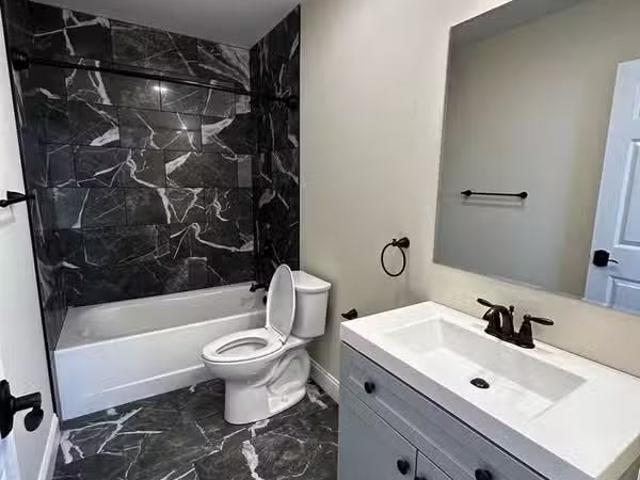 416 Pearl Street #5 Campus Ct