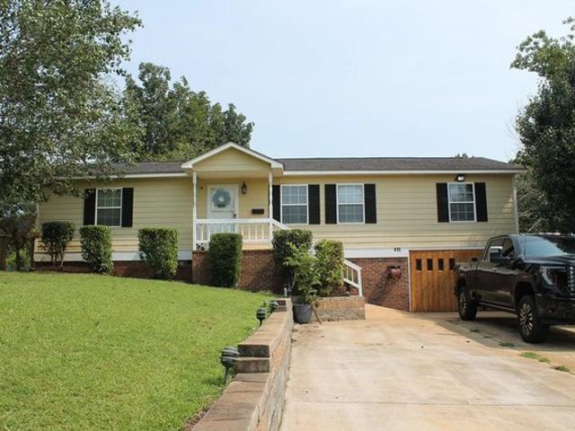 416 Pineview Dr, Americus, GA 31709