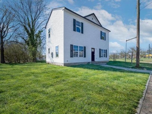 416 Railroad Ave W, Suffolk, VA 23434