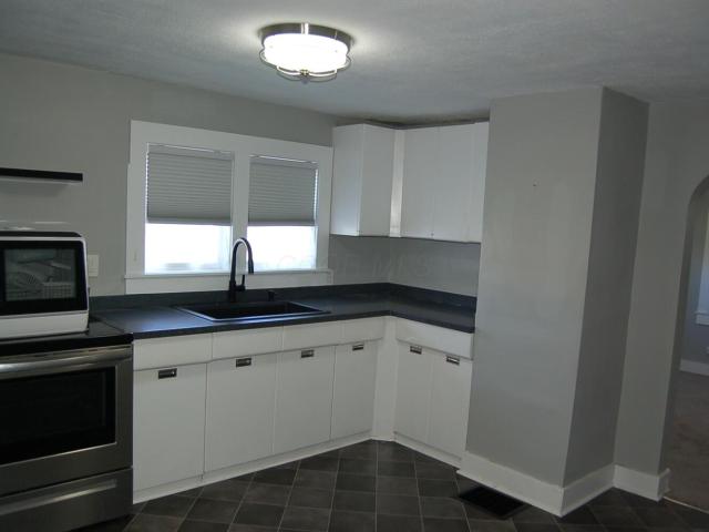 416 W 9th Street