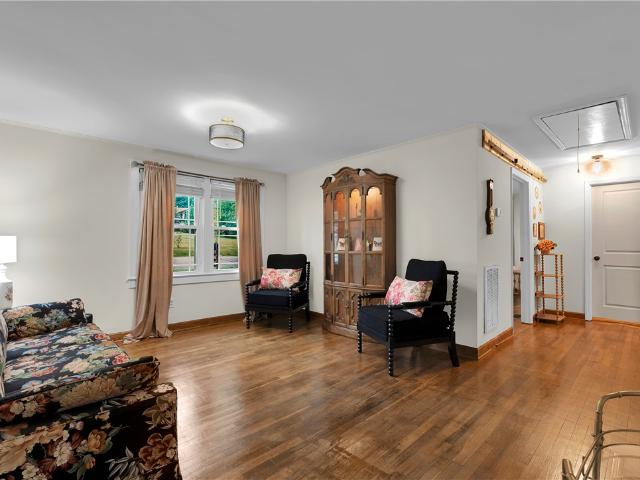 416 W Belvue Road