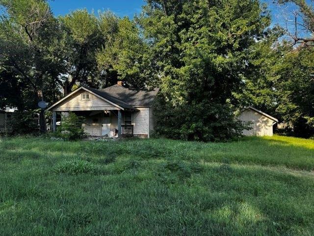 416 Walnut St, Halstead, KS 67056