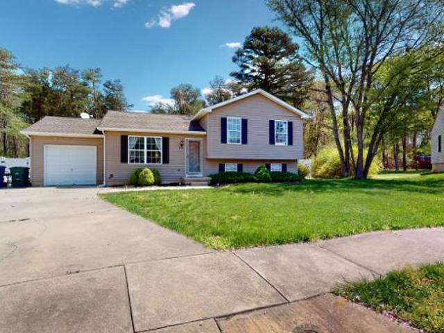 416 Taylor Ln, Monroe Township, NJ 08094