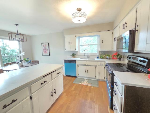 4174 Oakcrest Drive