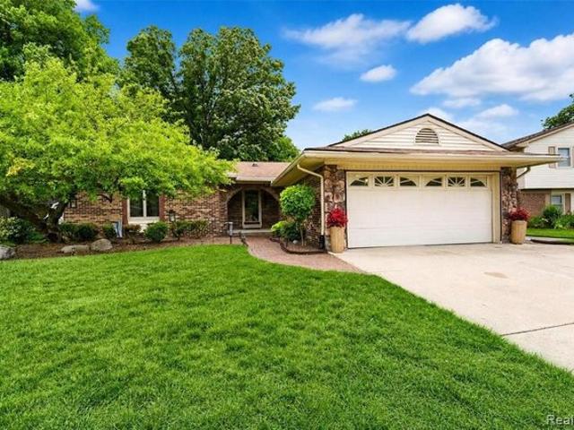 41768 Hanford Rd, Canton, MI 48187