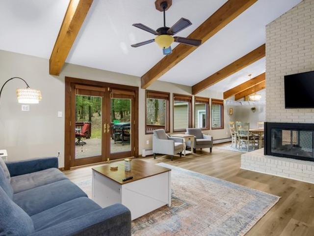 4176 Circle View Dr, Williamsburg, MI 49690