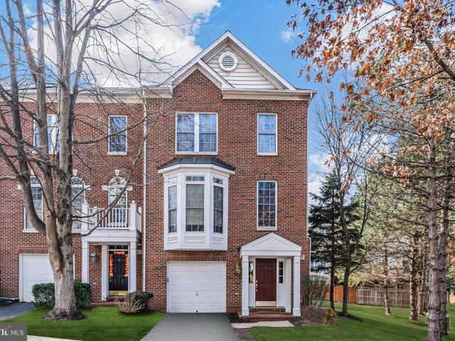 4176 Lower Park Dr, Fairfax, VA 22030 | MLS #VAFX2291 | Compass
